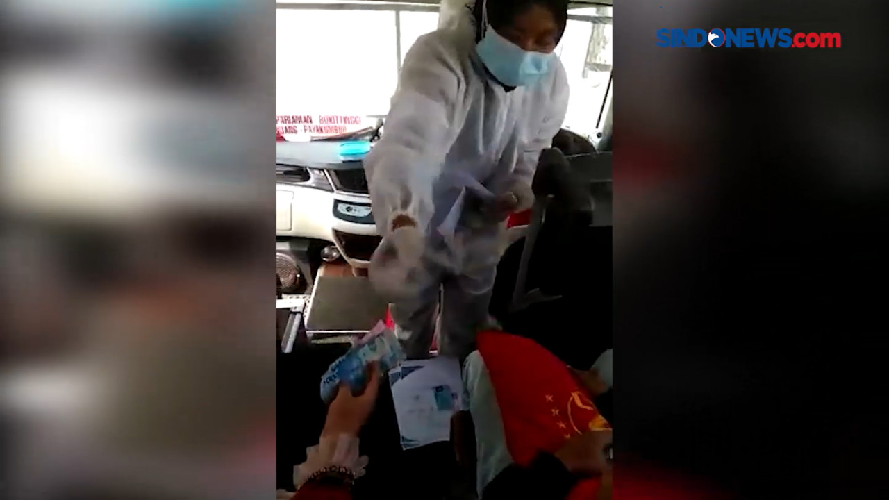 VIDEO: Viral Aksi Jual Beli Hasil Tes Swab Rp90.000 di Dalam Bis