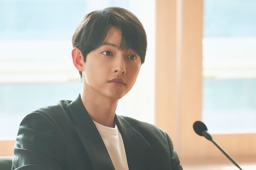 Sinopsis Reborn Rich: Song Joong Ki Tetap Tenang dalam Pertarungan Suksesi