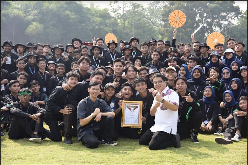 Mahasiswa Baru IPB Angkatan 60 Pecahkan Rekor 3D Formasi Tingkat Dunia