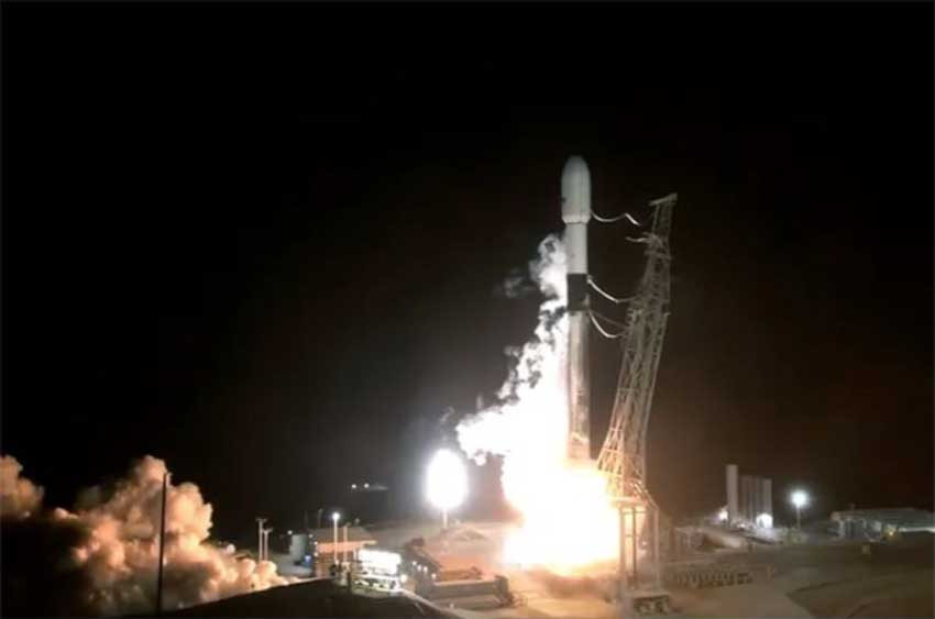 Roket SpaceX Falcon 9 Luncurkan 2 Satelit Militer Jerman