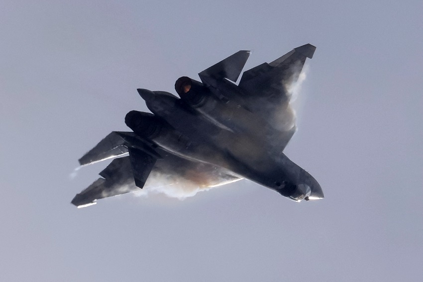 Diserang Drone Ukraina, Jet Tempur Siluman Su-57 Rusia Harganya Rp1 Triliun