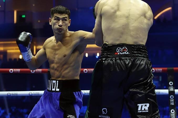 5 Penantang Nomor 1 Baru di WBO: Dmitry Bivol di Kelas 79,3 Kg