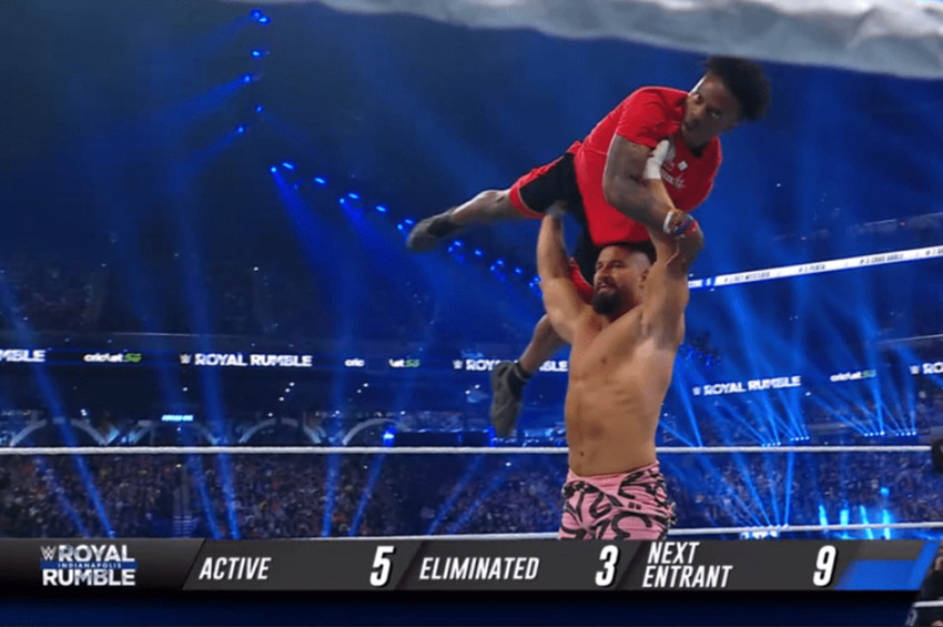 3 Potret IShowSpeed Diseruduk dan Dilempar Keluar Ring WWE, Ngaku Kapok!