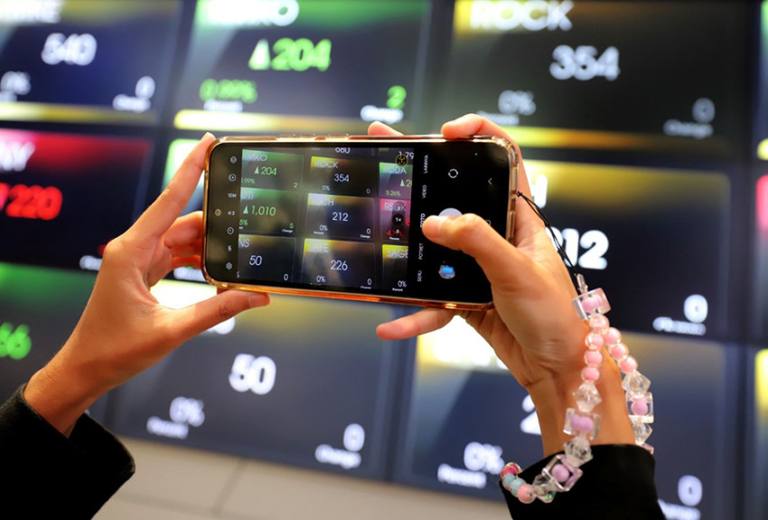 IHSG Sesi Siang Hari Ini Melesat Naik 2,12%, Berikut 3 Saham Penghuni ...