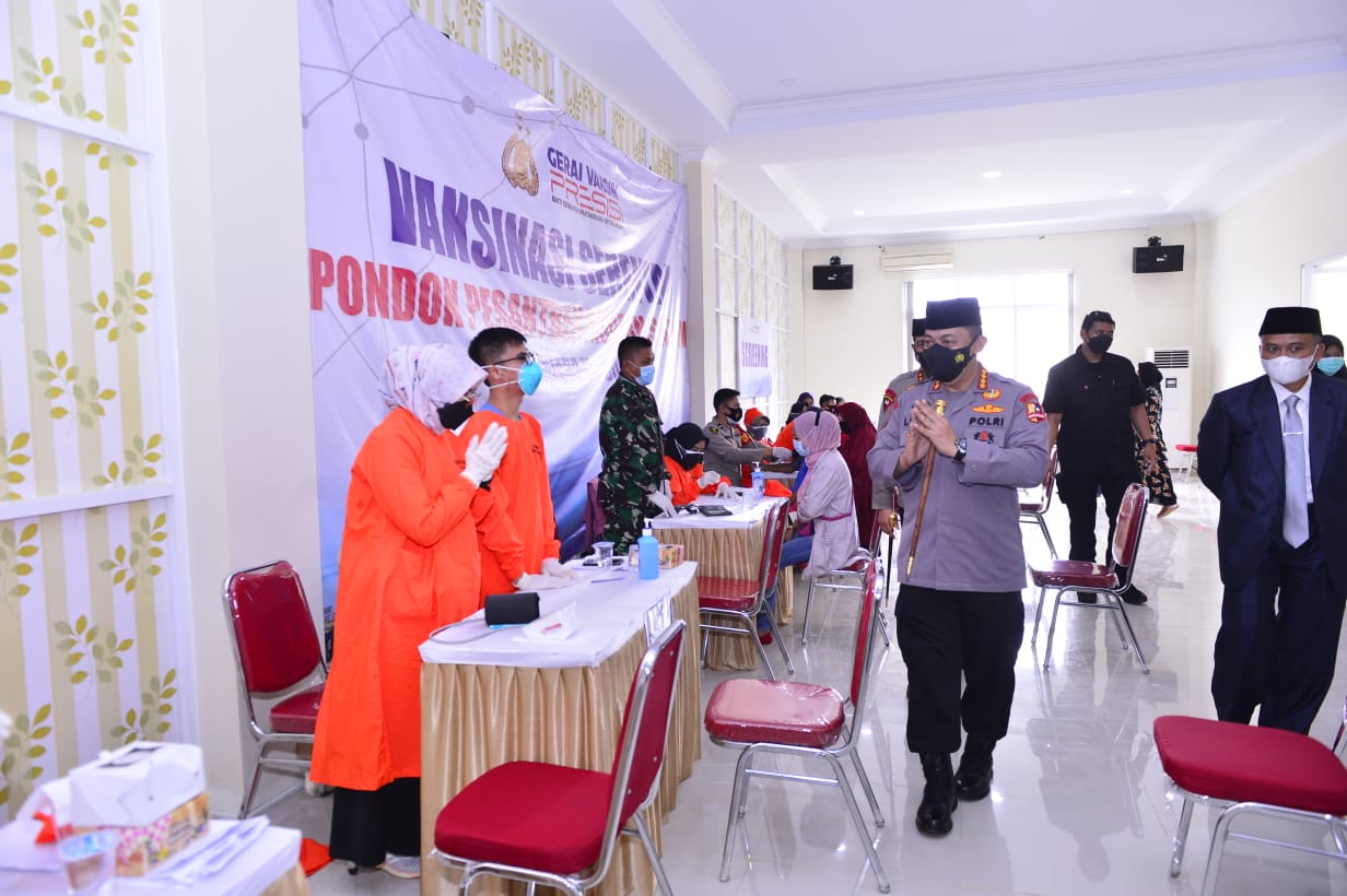 FOTO: Kapolri Resmikan Gedung Baru Ponpes Assalam Sekaligus Tinjau ...
