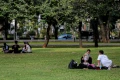 FOTO: Taman Lapangan Banteng Akan Beroperasi 24 Jam untuk Umum
